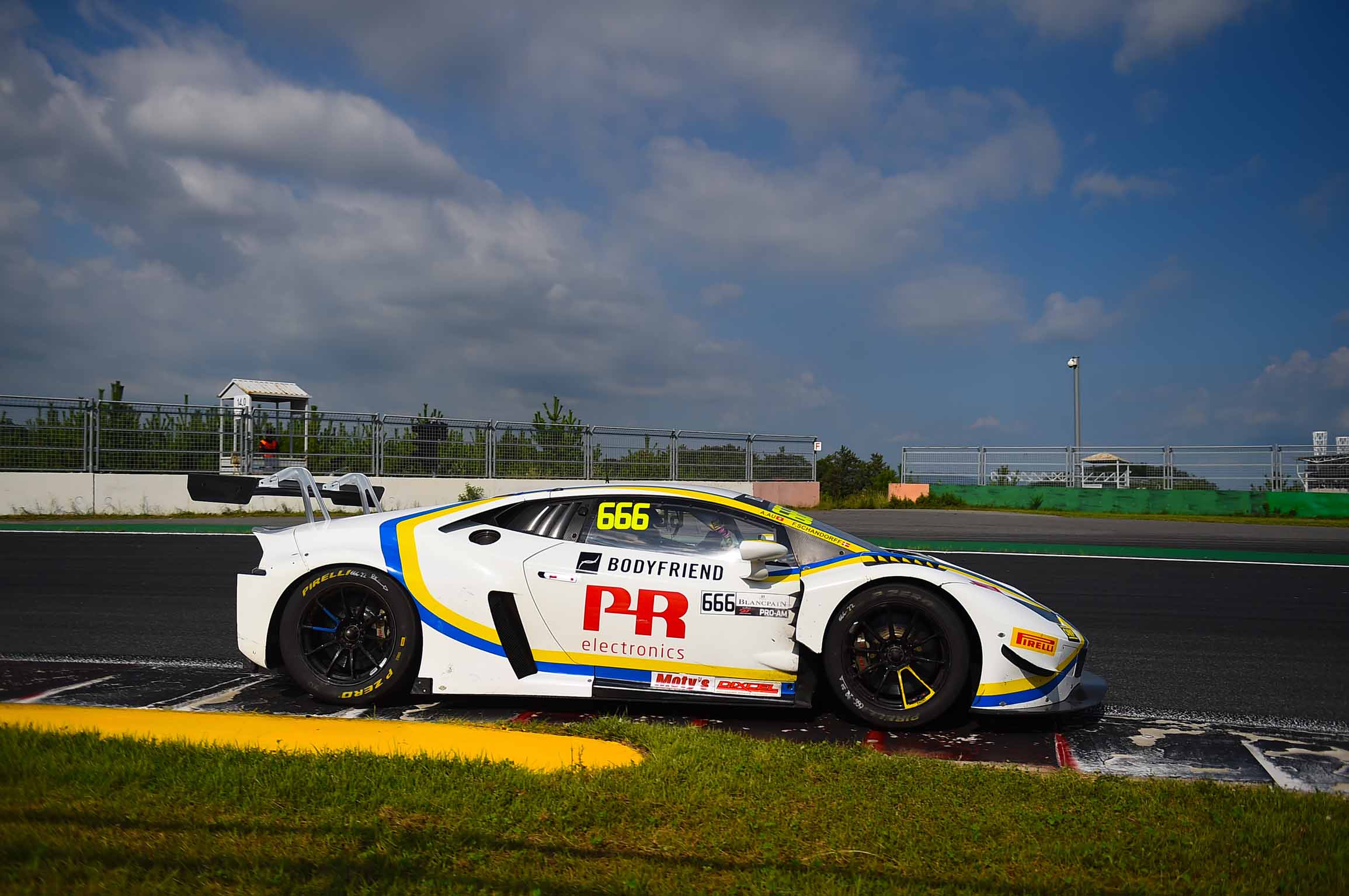 Weekend of misfortune for VSR in Korea - Vincenzo Sospiri Racing